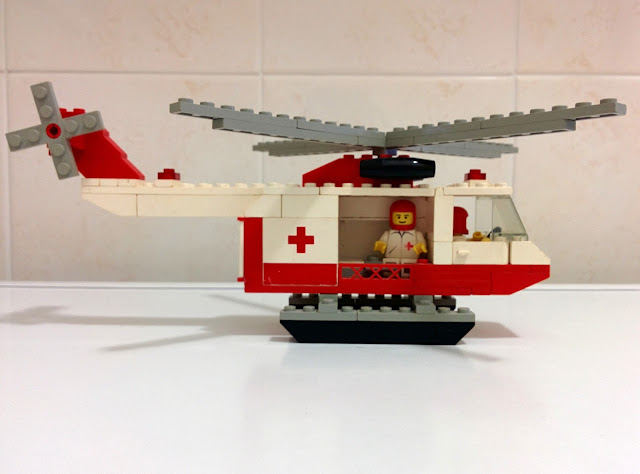 lowcuras: LEGO set 6691 elicottero Croce Rossa - Red Cross helicopter