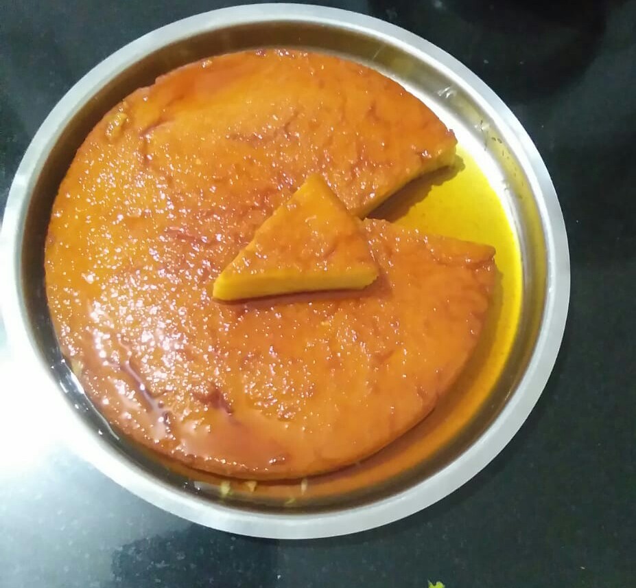 Bread custard caramel pudding