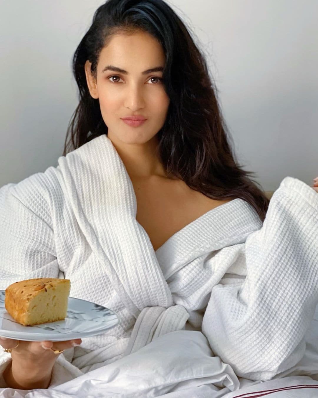 Sonal Chauhan : Age, Networth, Birthday, Wiki, Bio, Hot Images, Bold ...
