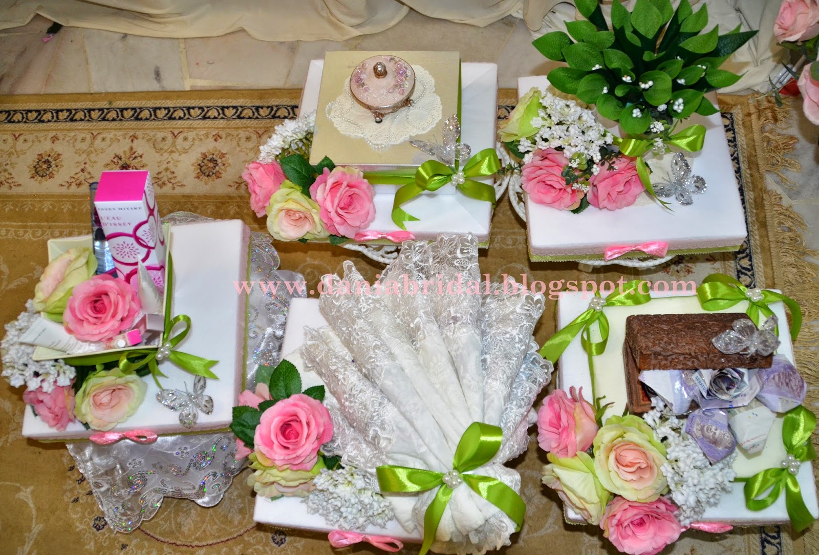 Konsep 37+ Hantaran Perkahwinan, Hiasan Bunga