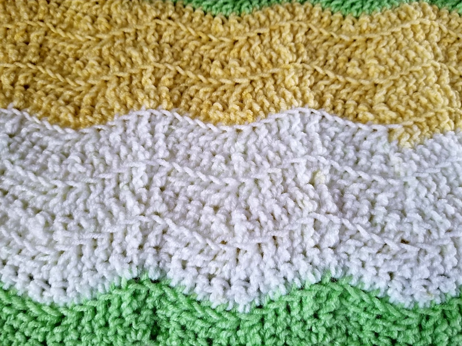 Ridged Chevron Cradle Blanket Pattern