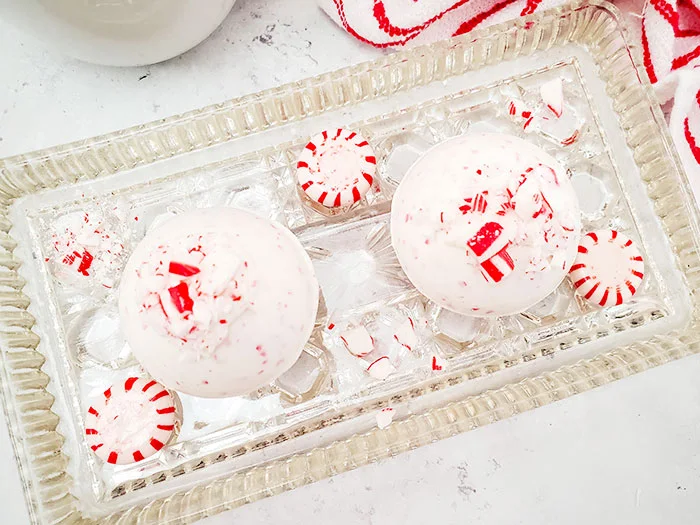 How to Make Peppermint Hot Chocolate Bombs - Koti Beth