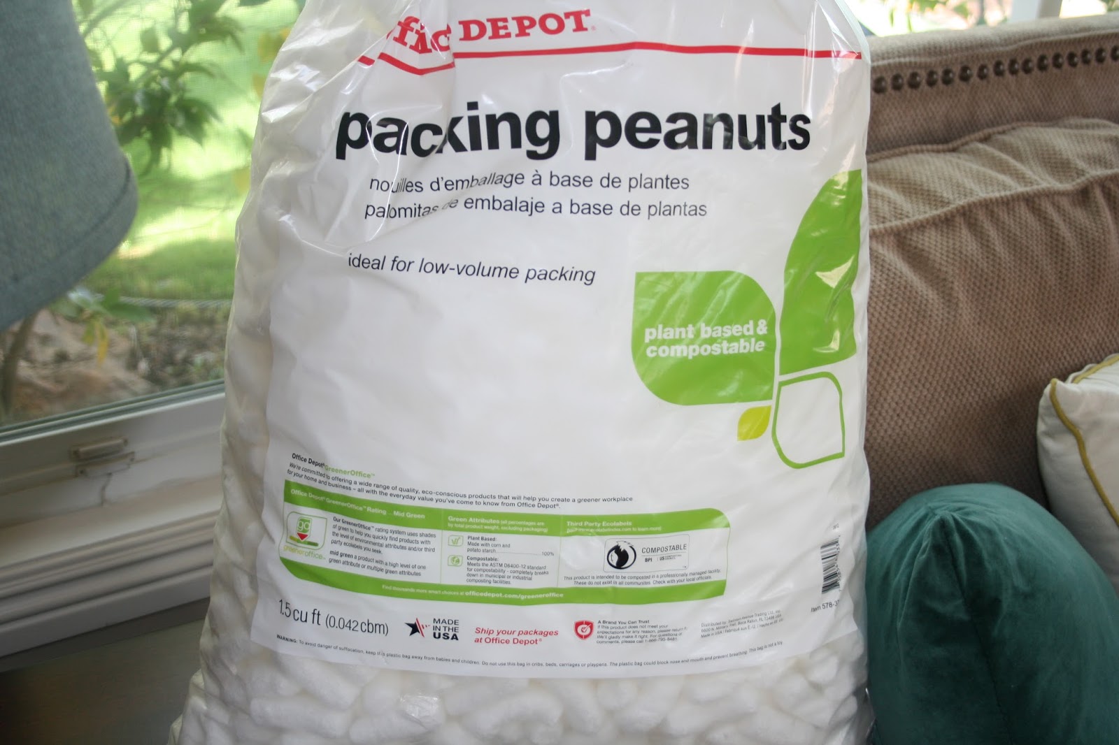 Miss Mom-vocate: Sensory Play - Biodegradable Packing Peanuts