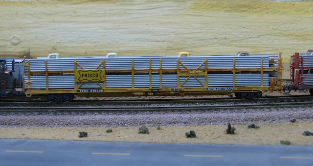 Needles Division Santa Fe RR N Scale: 1981 N Scale Auto Rack led by ...