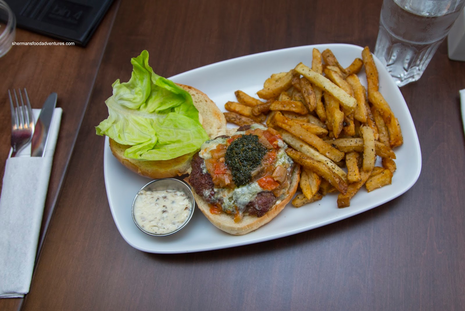 Sherman s Food Adventures Bin 4 Burger Lounge sherman-s-food-adventures-bin-4-burger-lounge