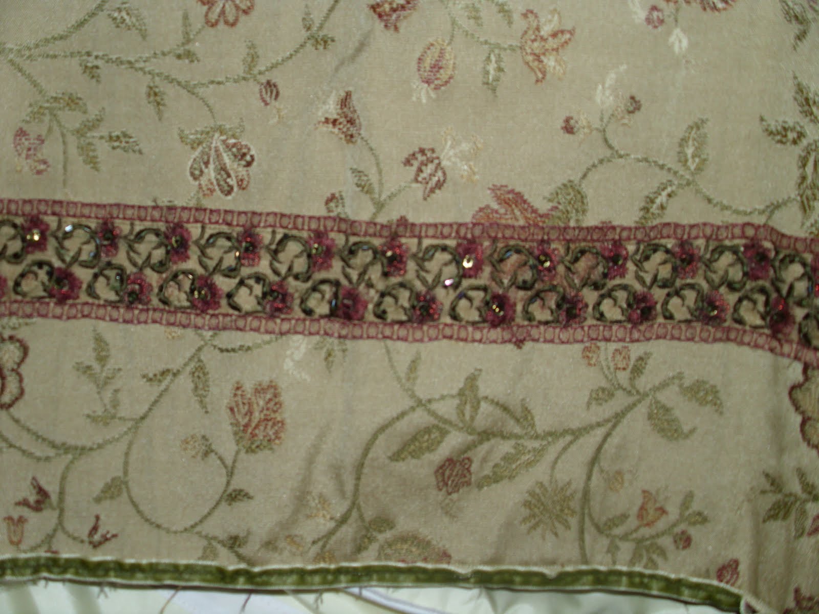 Green velvet Tudor outfit- Part 1