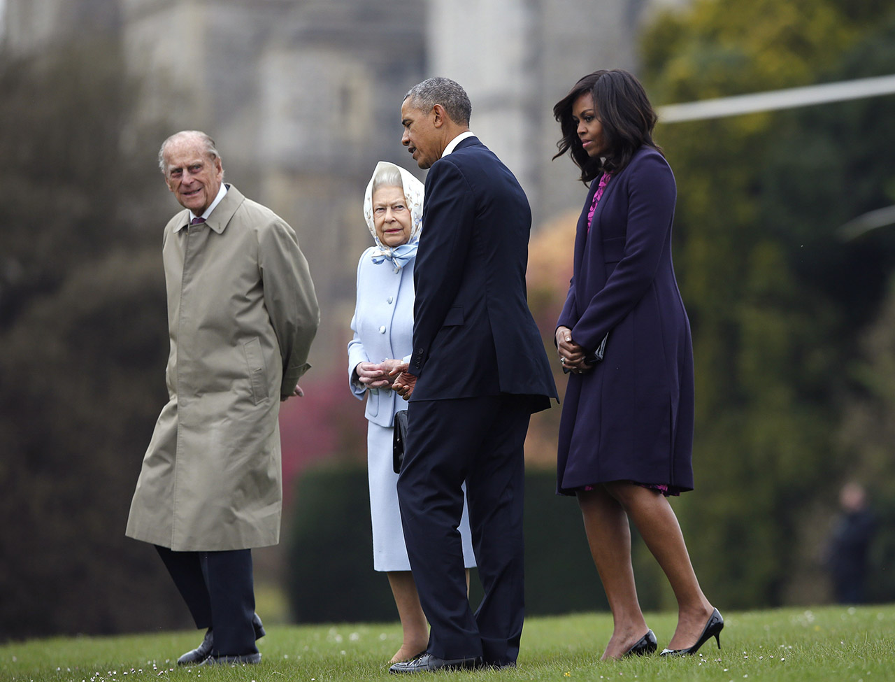 Barack and Michelle Obama Meet With Queen Elizabeth and Prince Philip ...