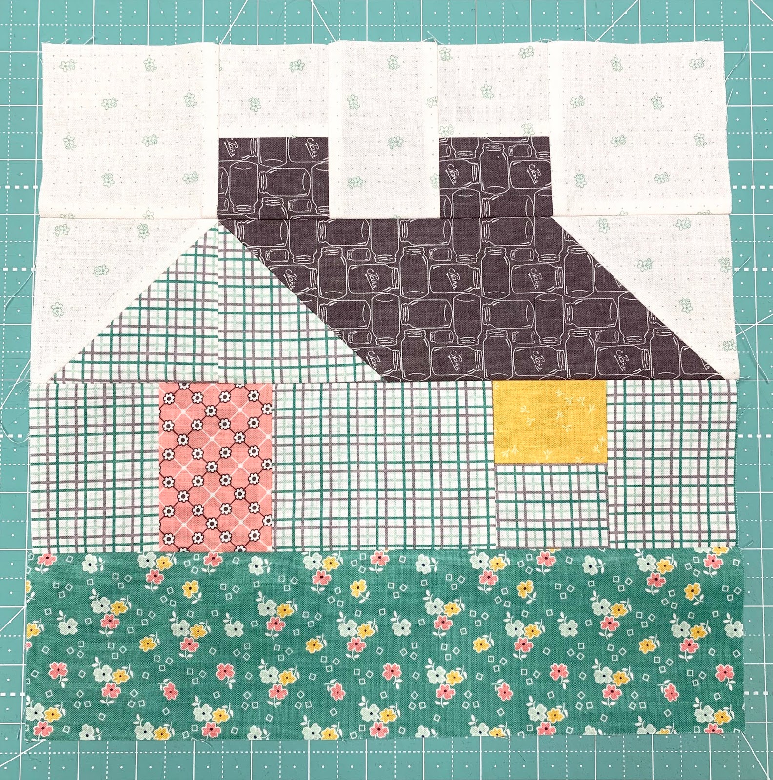 Bee In My Bonnet: Vintage Block Along - Block Four - Little Farmhouse ...