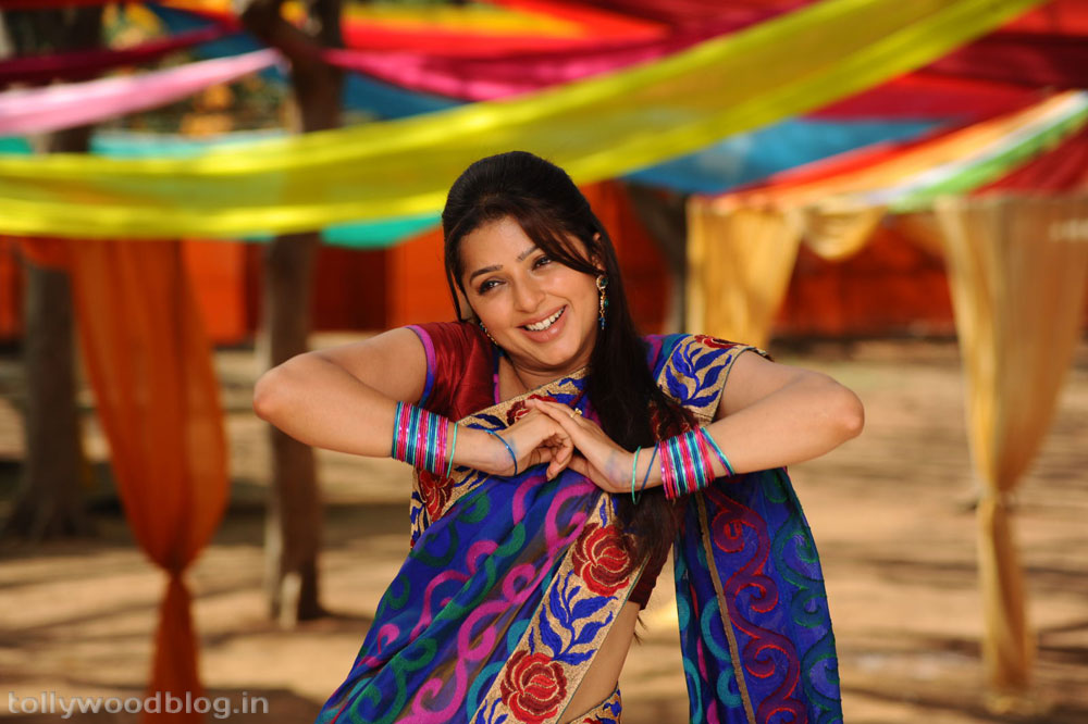 Bhoomika Photos from April fool Movie