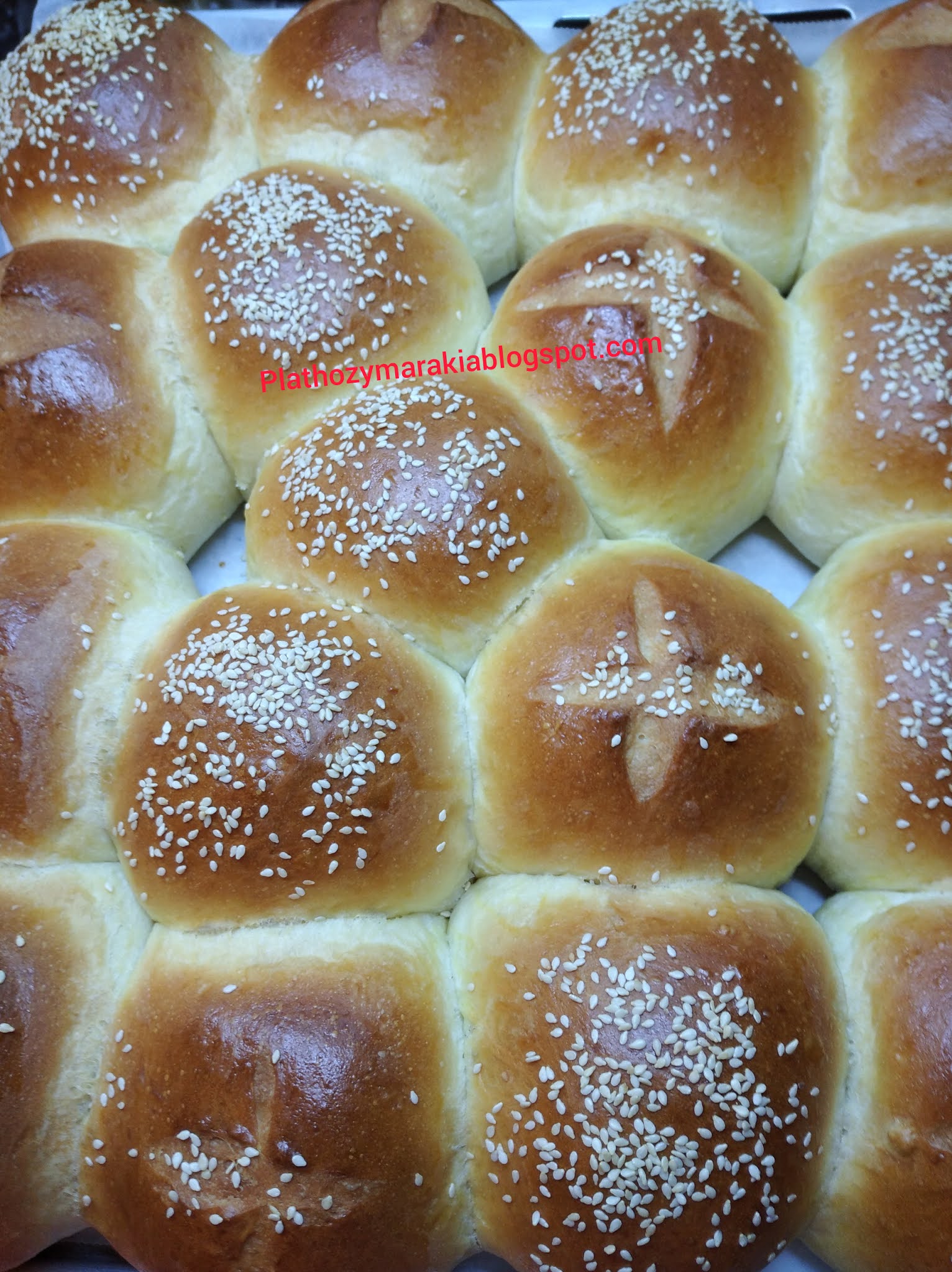 ΠΛΑΘΩ ΖΥΜΑΡΑΚΙΑ ΜΕ ΤΑ ΔΥΟ ΧΕΡΑΚΙΑ ..: ΣΠΙΤΙΚΑ HAMBURGER ΨΩΜΑΚΙΑ