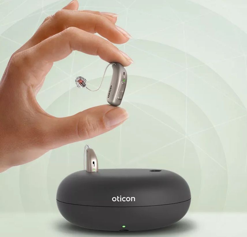 Βεροιώτης: «Oticon More»: Το πρώτο ακουστικό βαρηκοΐας στον κόσμο με ...
