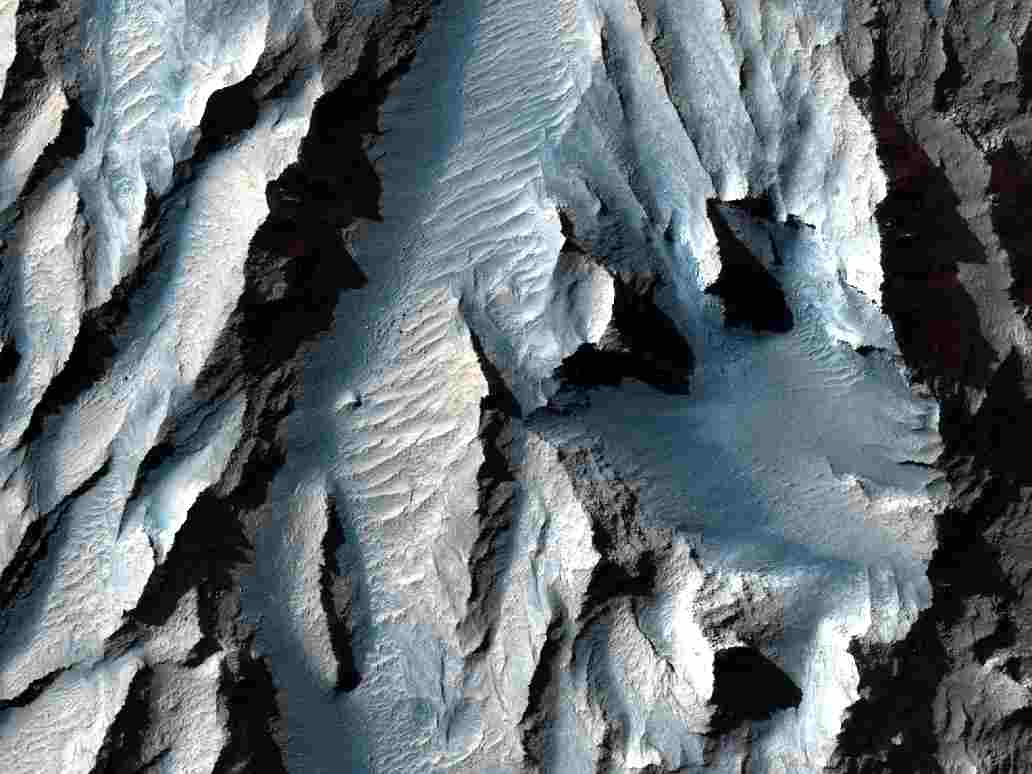 NASA Shared Images Of Largest Canyon Of Solar System Discovered On Mars nasa-shared-images-of-largest-canyon-of-solar-system-discovered-on-mars