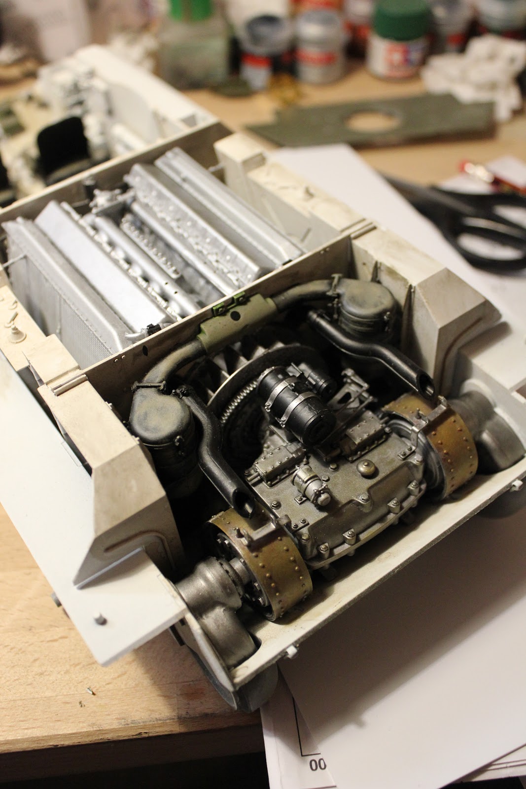 Plasticmodeling: Trumpeter 1/16 T-34/76 part three.