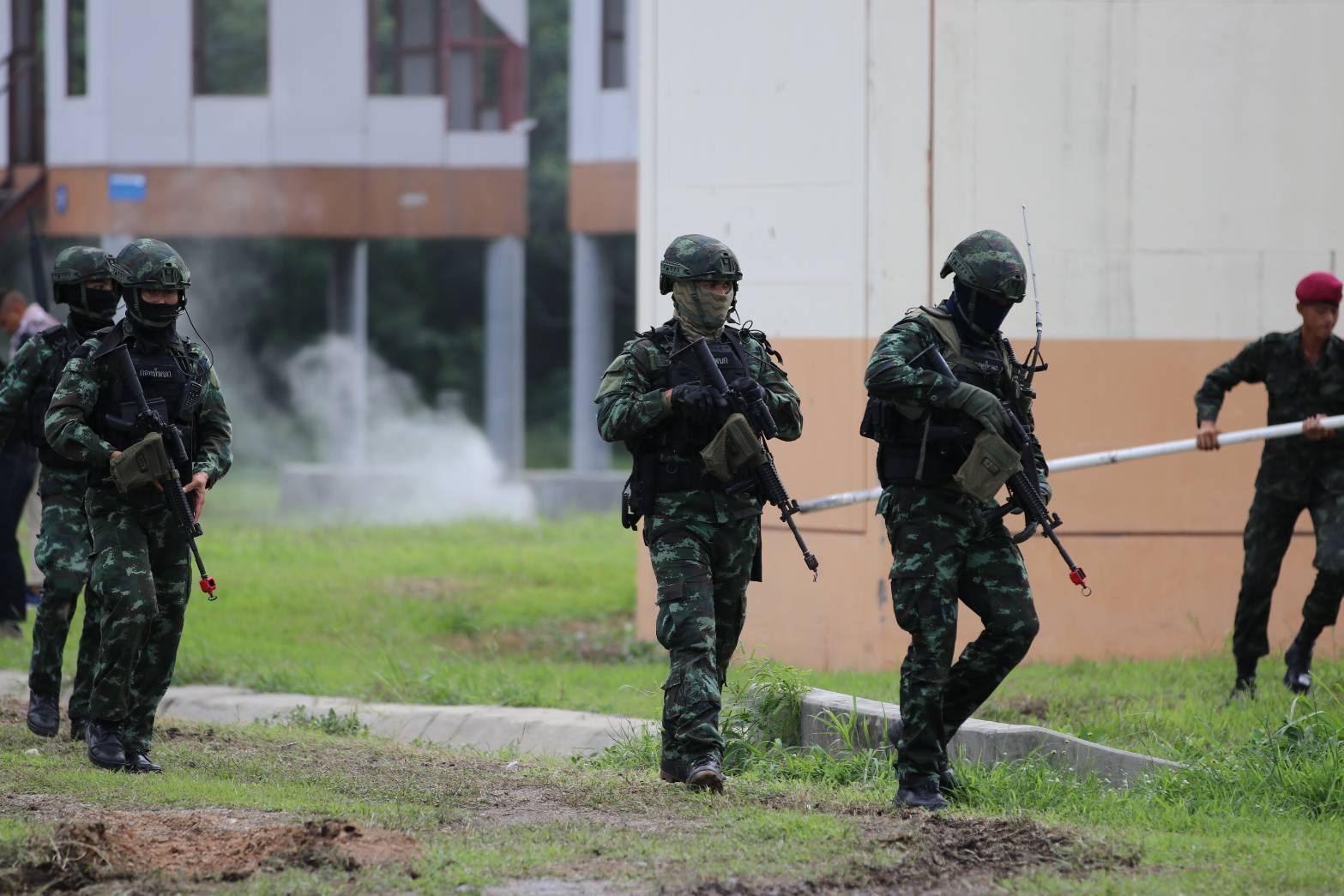 AAG_th บันทึกประจำวัน: รถหุ้มเกราะล้อยาง Chaiseri First Win ไทยในการฝึก ...