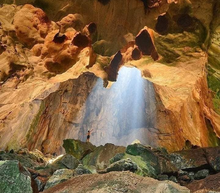 Keindahan Goa Batu Sawar, Goa Memukai Dipuncak Gunung (9 Foto) ~ Madjongke