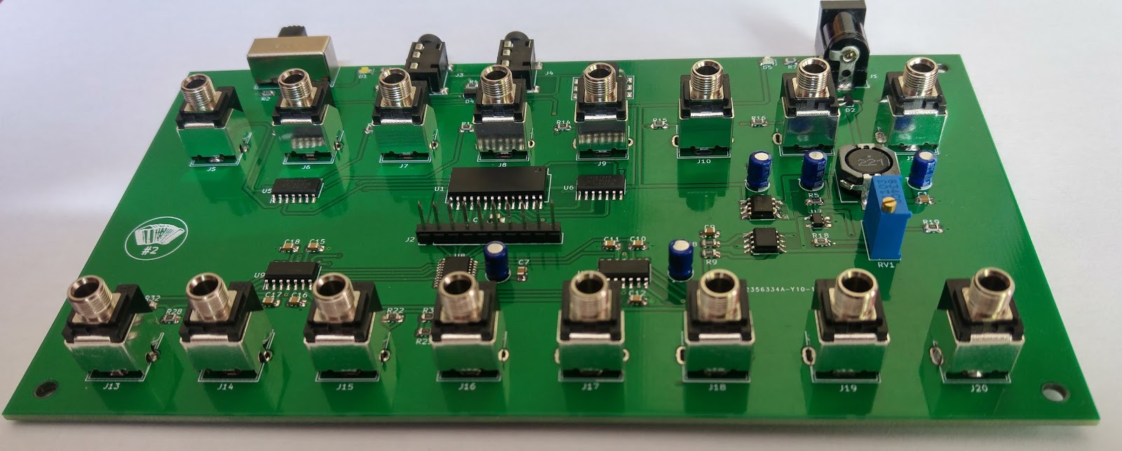 Synthelectro: An other day : the MIDI to CV/GATE is built