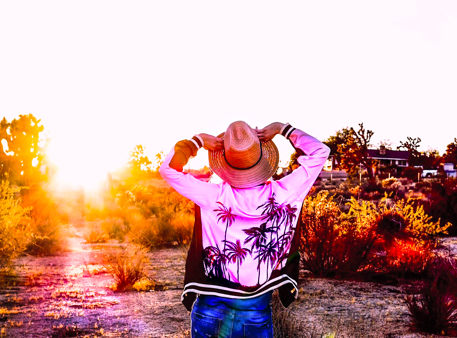 6 THINGS WHICH YOU NEED ON A ADVENTURE | BLONDE MOMENTS Blog