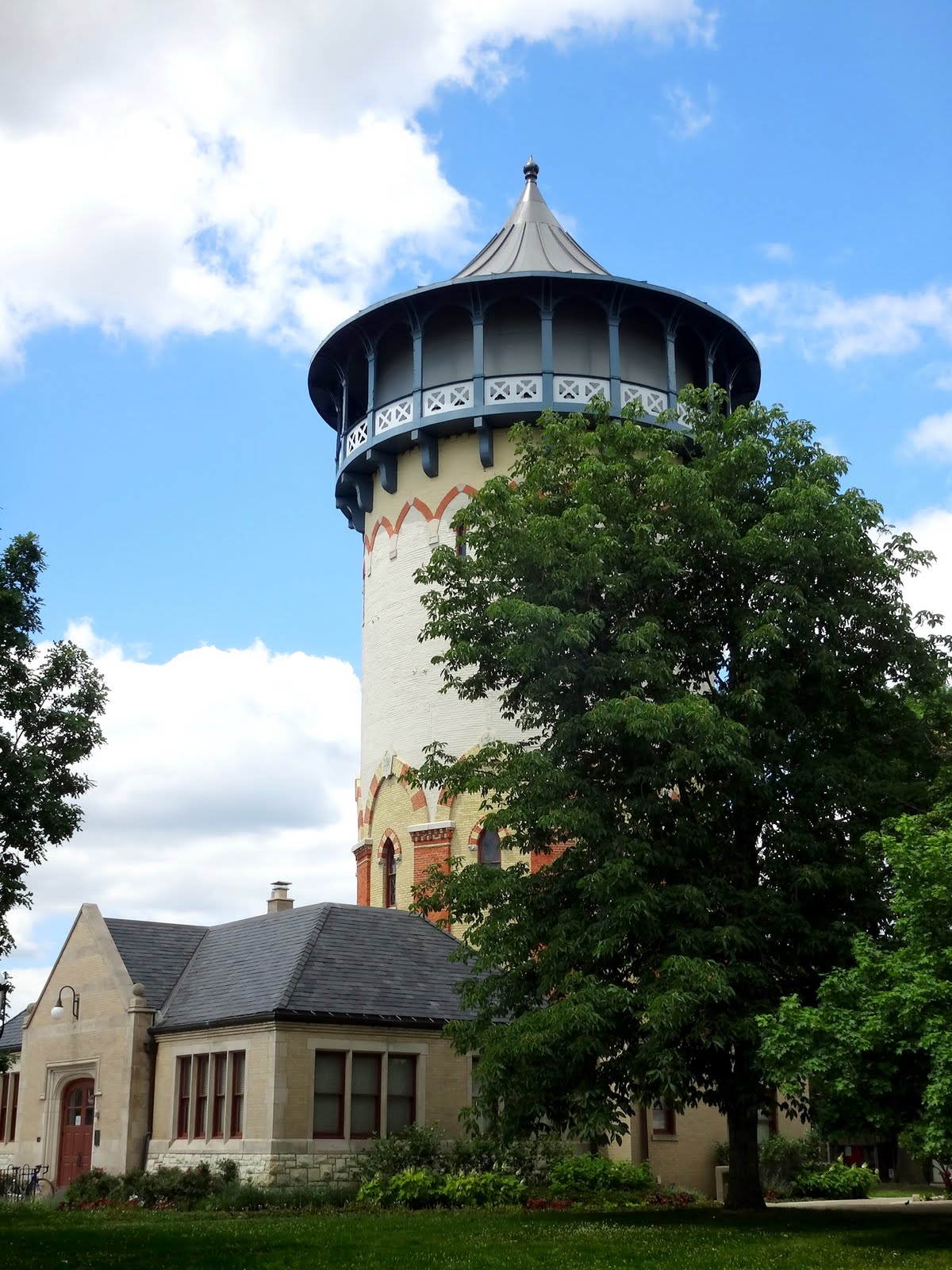 Summer in Riverside, Illinois!