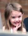 Gaya Fashion Suri Cruise Yang Menawan