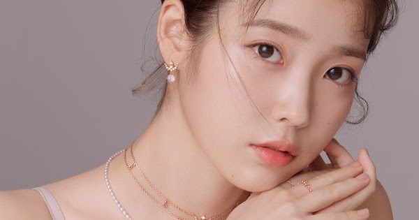 IU models for jewelry brand 'J. Estina'