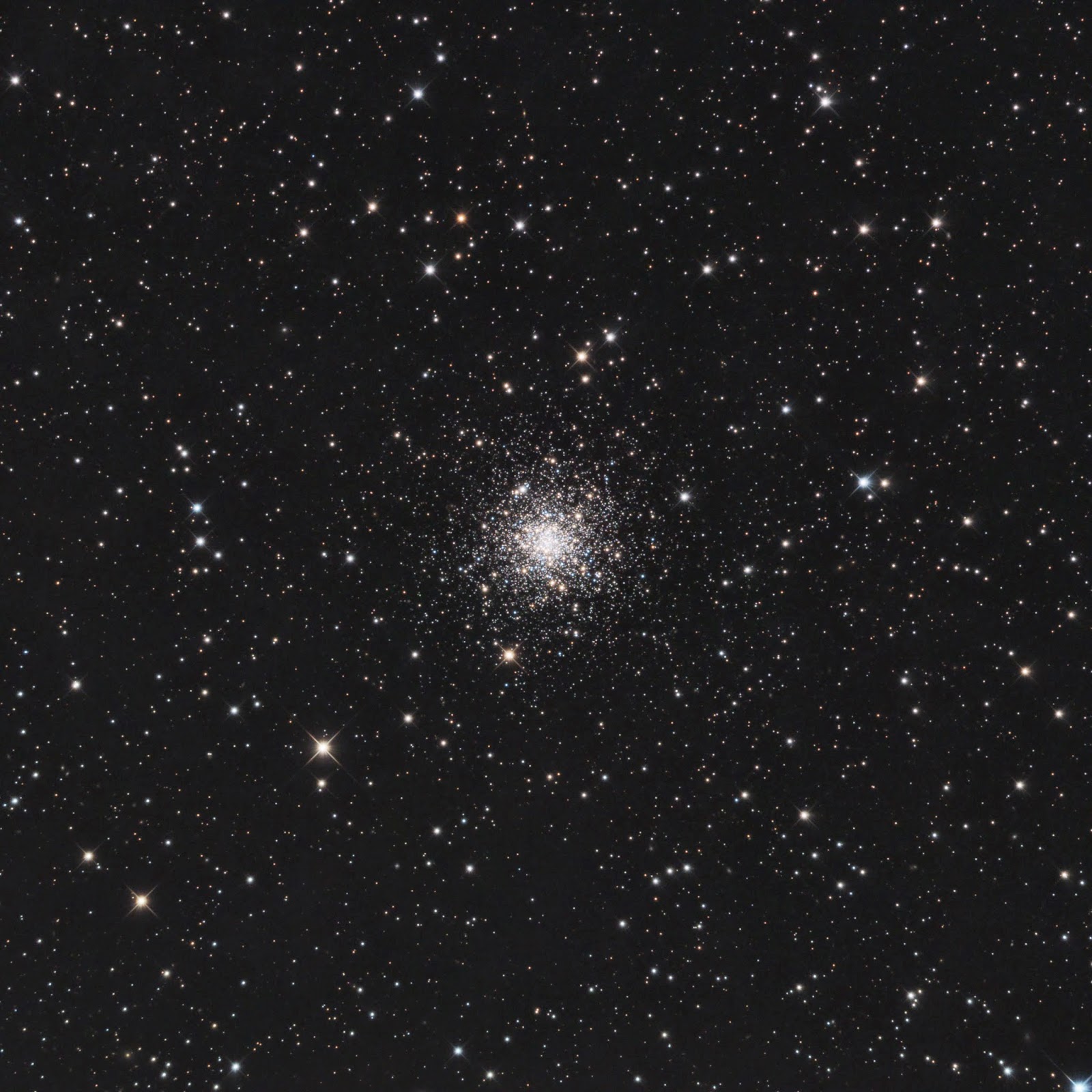 Firmamento Austral: NGC 2298 cúmulo globular en popa.