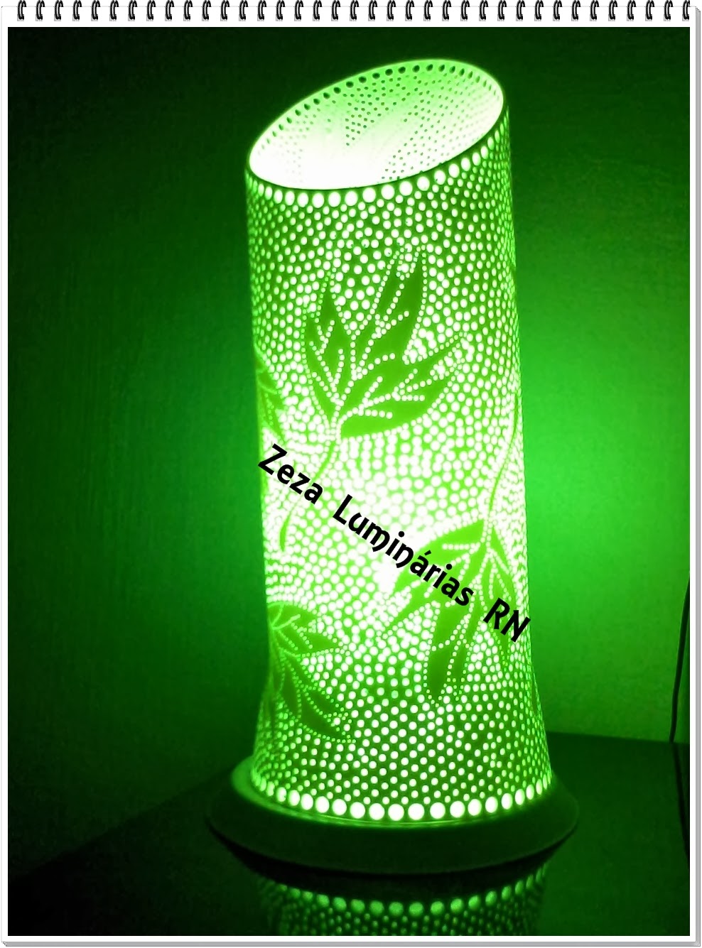Zeza Luminárias RN: Luminária em PVC 100 mm...Luz e folhas!!!