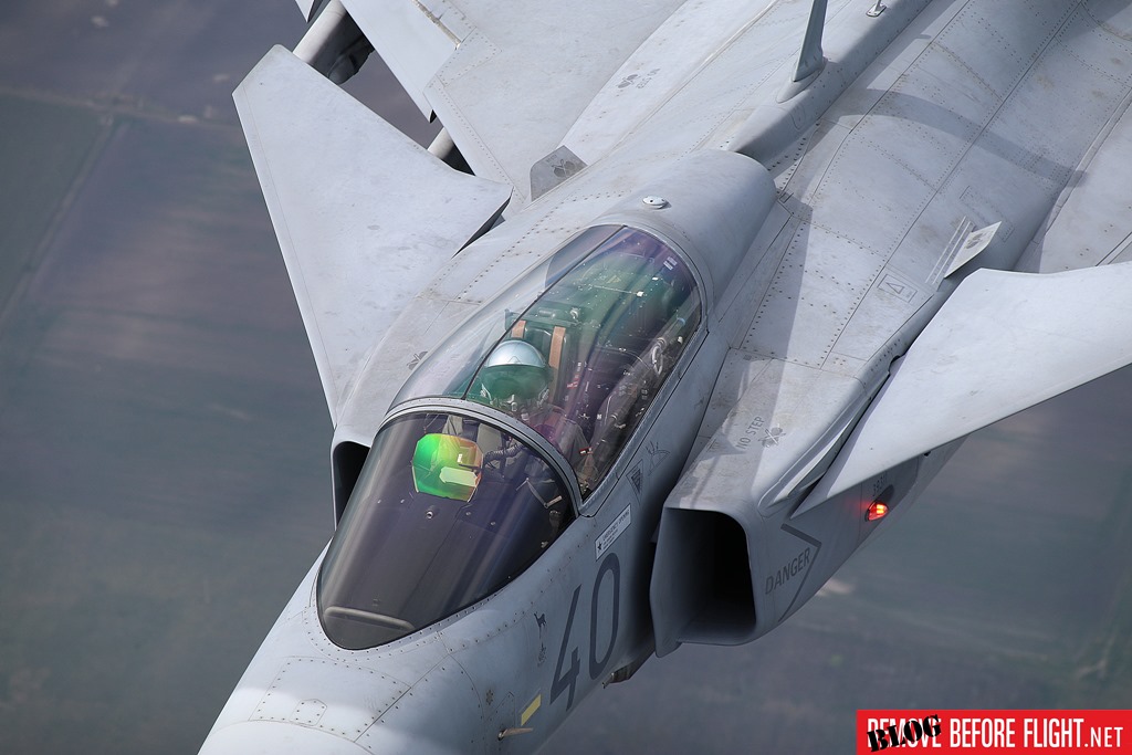 MEET HUNGARIAN GRIPENS AT 15,000 FEET - Blog Before Flight - Aerospace ...