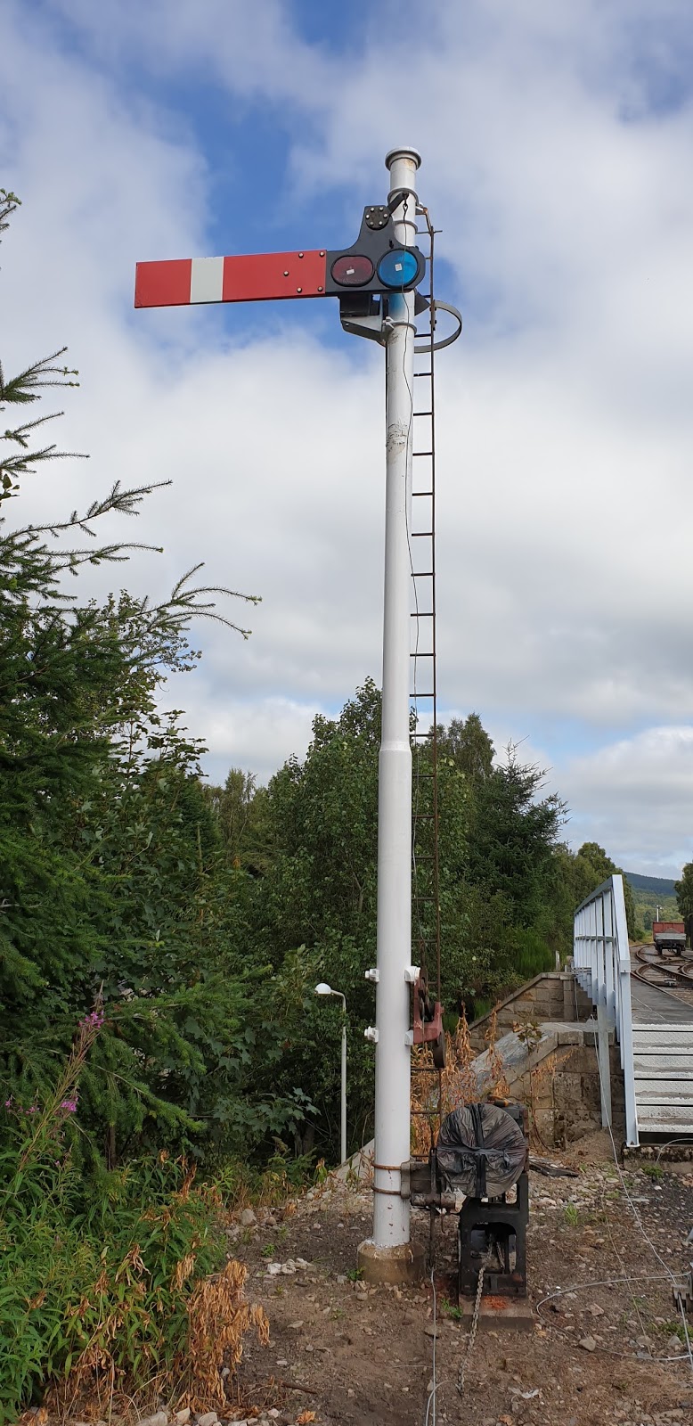 Signalling at the Strathspey Railway: Running Signal wires.