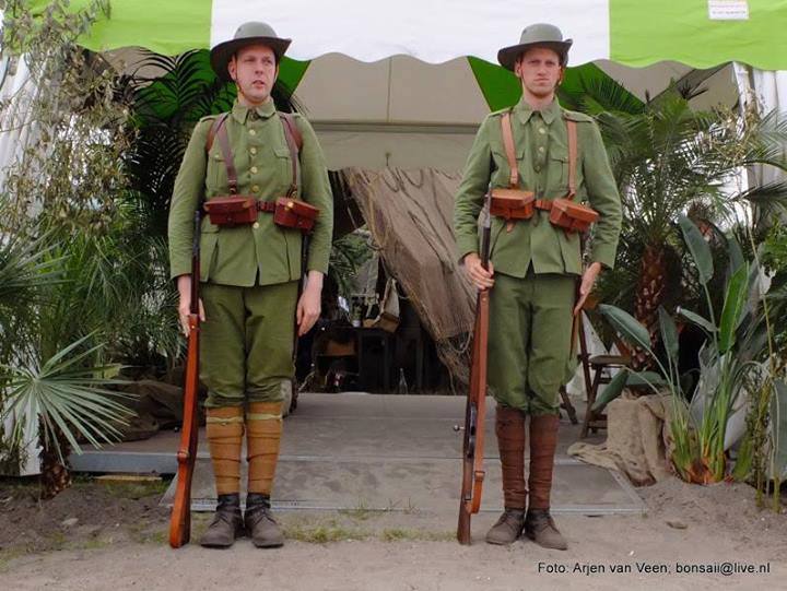 LEEUW VAN INDIE: Seragam Hijau KNIL Asli Garut