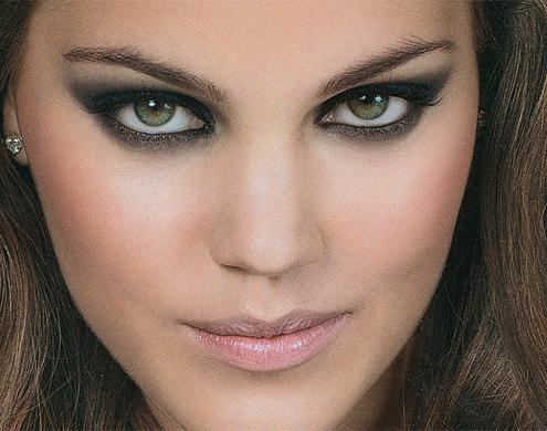 Coisas de moça bonita: Olhos grandes