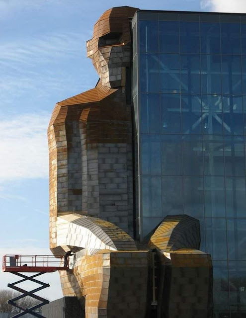 Wonderful Bus Stops: Corpus Museum - Journey Through The Human Body