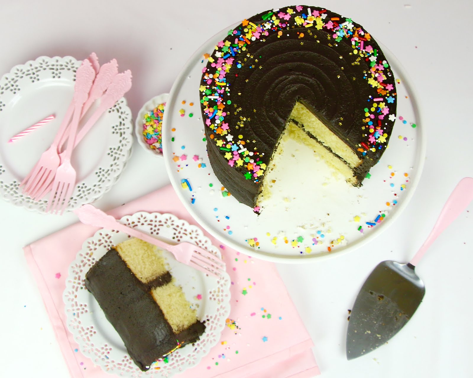 {VIDEO} THE BEST Yellow Birthday Cake with Chocolate Frosting - The ...