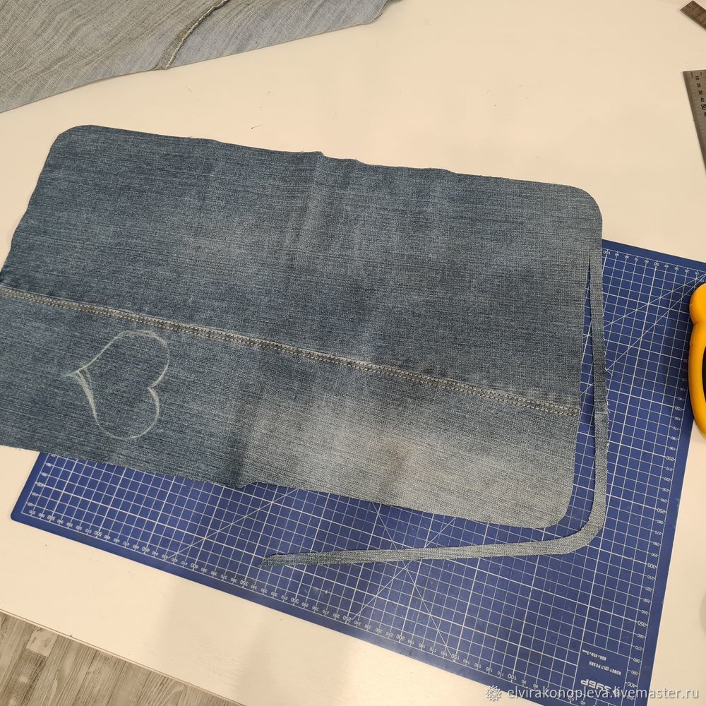 Recycled Denim Bag. Free Pattern & Tutorial ~ DIY Tutorial Ideas!