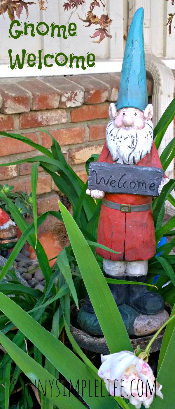 Sunny Simple Life: Garden Gnome Village