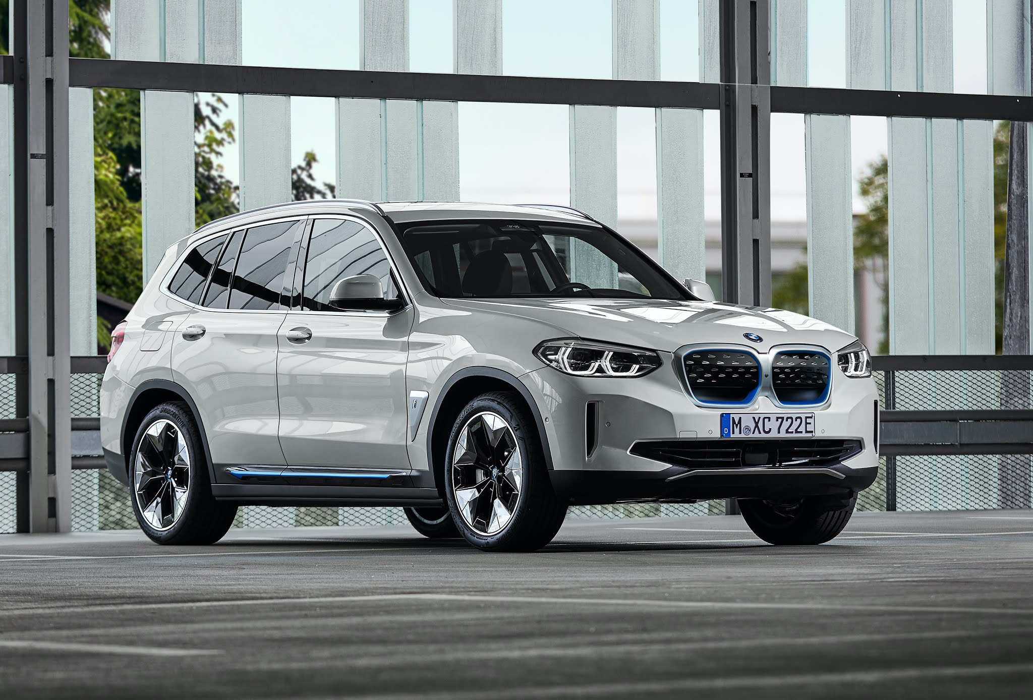 Irish Car+Travel Magazine: BMW announces Irish prices, specs for iX3