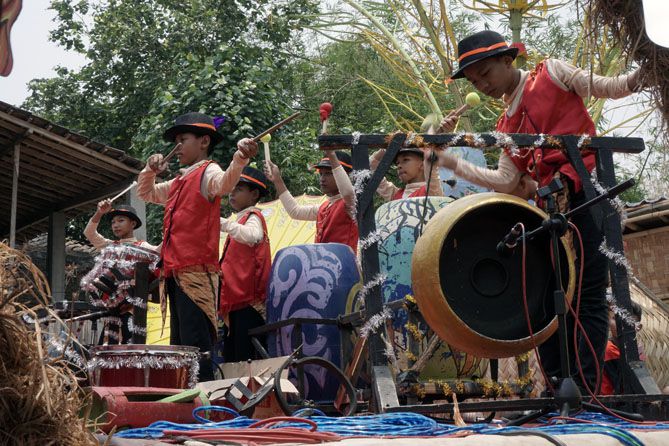 Mengenalkan Kampung Ragam Warna Kendal dengan Festival Drumblek ...