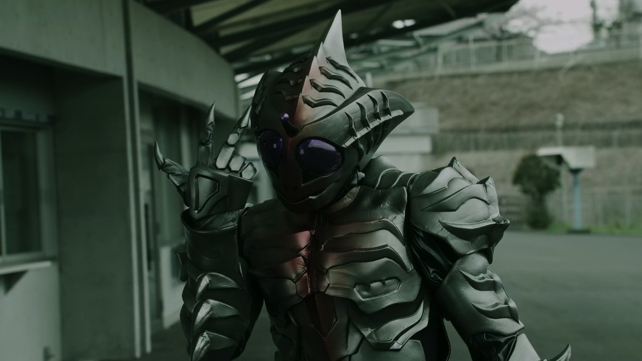 My Shiny Toy Robots: Series REVIEW: Kamen Rider Amazons (Season One)