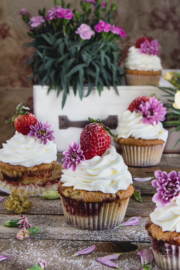 Victoria Sponge Cupcakes — Nunca es demasiado dulce