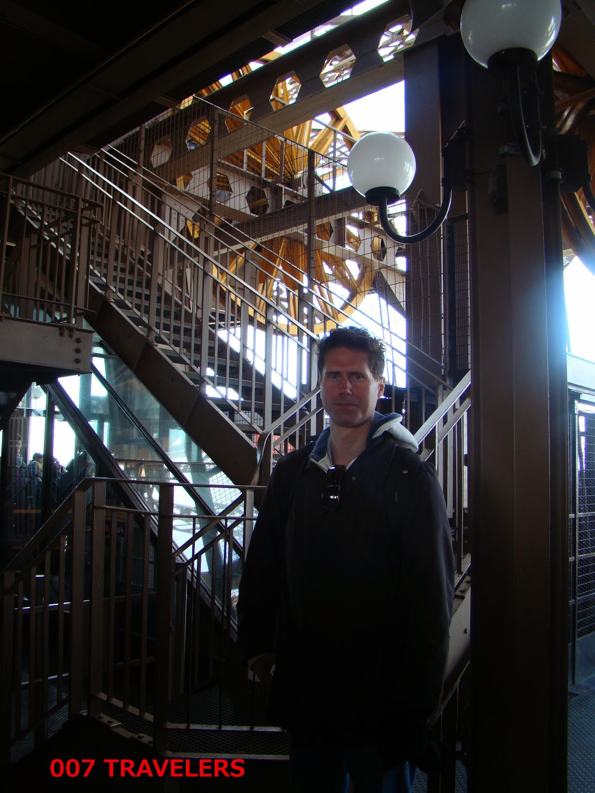 007 TRAVELERS: 007 Filming location: Eiffel Tower - May Day escapes