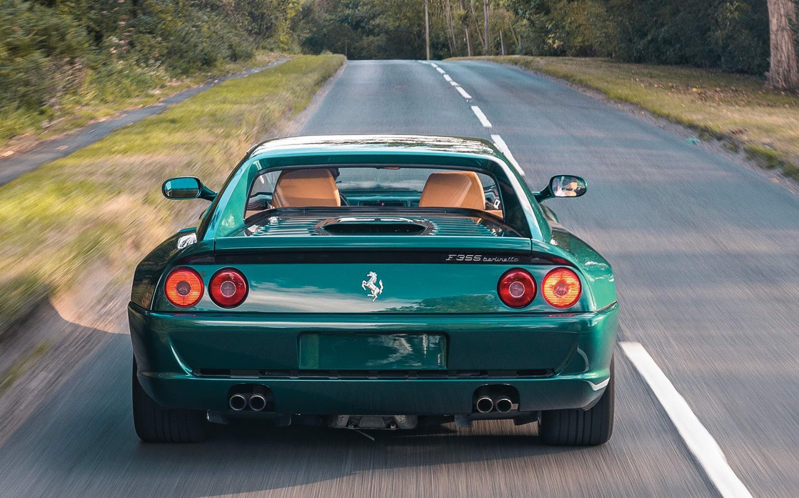 Ferrari F-355 Berlinetta: a primeira moderna, mas analógica