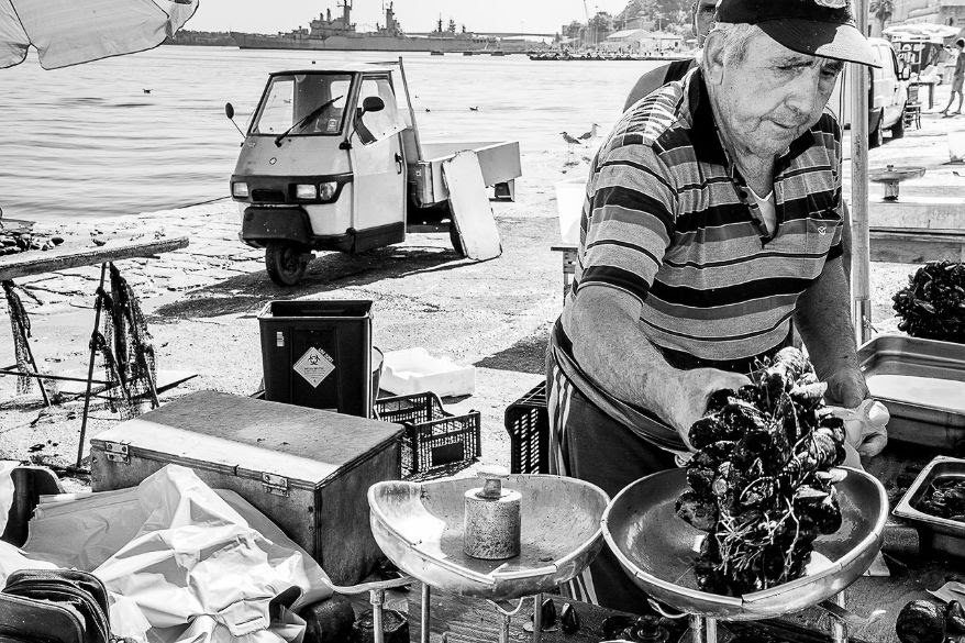 MINERVA NEWS : Dirigente di banca e fotografo