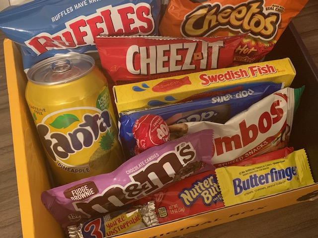 Review | Snack Surprise – USA | Love, Lucy xx