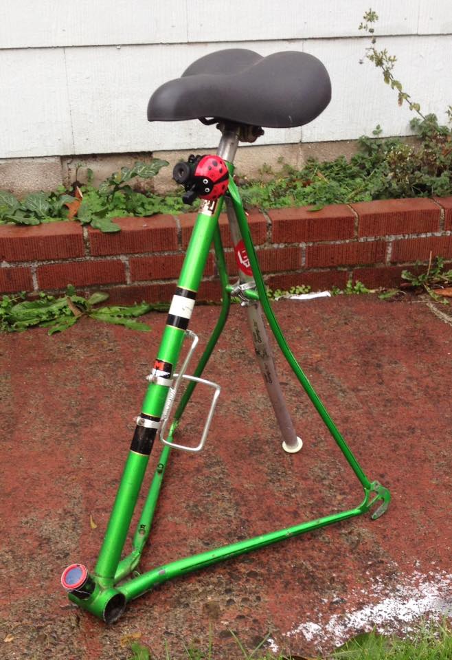 bikelovejones: bicycle stool (or, recycle all the things)