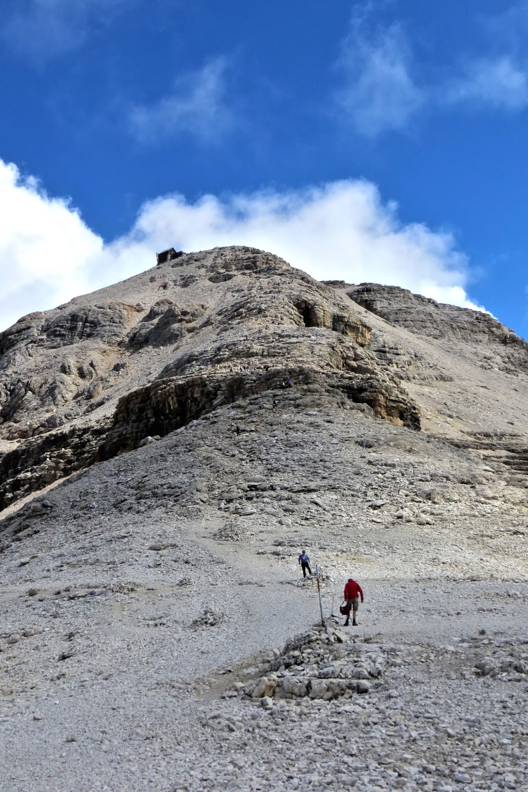 Escursione alla cima del Piz Boè sul monte Sella - Montagna di Viaggi