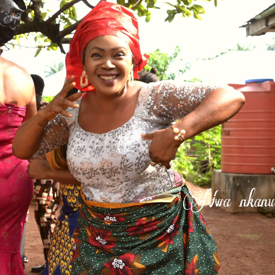 Images of Adaeze Chiegbu in action on set (movie set photos of Adaezephilo)