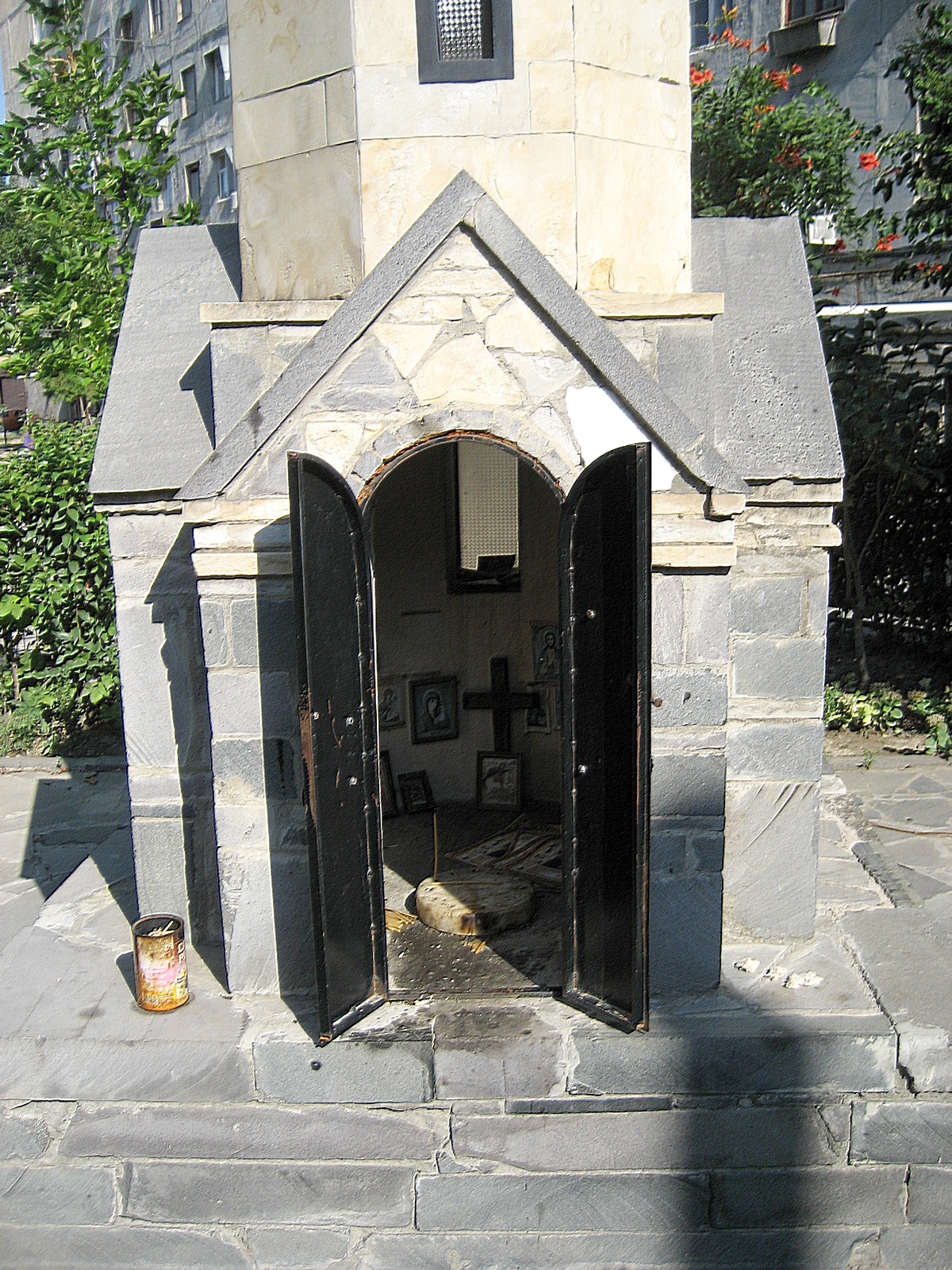 Living Rootless: Rustavi: Appliances and a Miniature Church