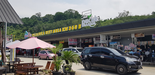 Menikmati Hijaunya Rest Area 360 B Semarang Batang