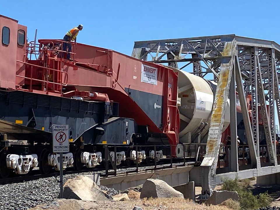 Industrial History: 36-Axle Schnabel car moves nuclear vessel to ...