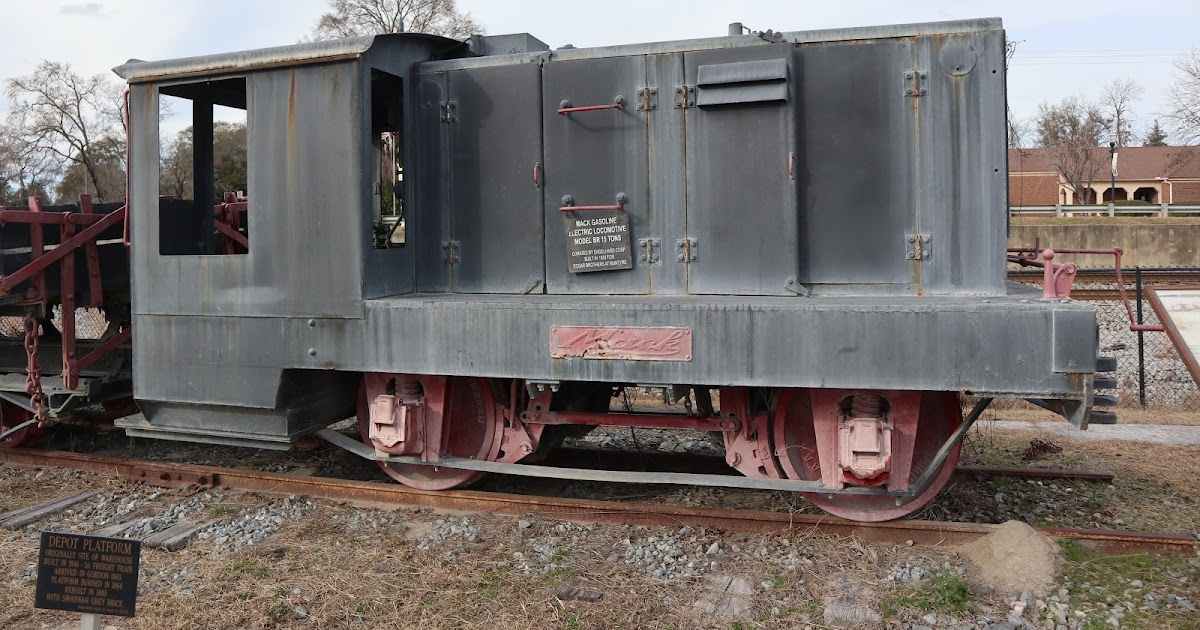 The Model Railroader's Notebook: Mack Gasoline Electric Locomotive ...
