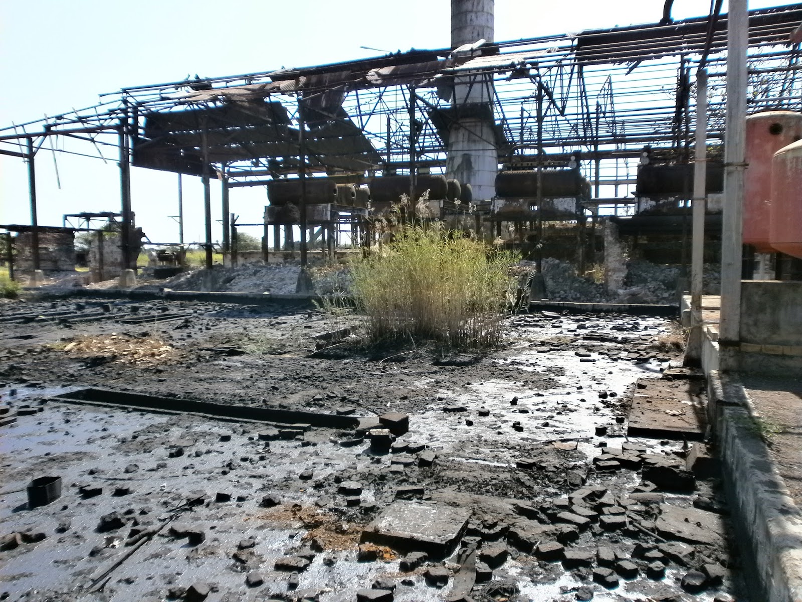 .: Fábrica de açúcar de Luabo é uma história